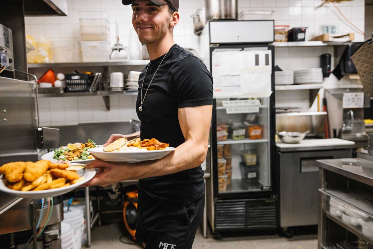 For the love of service: 12 ways to show restaurant workers love on ...